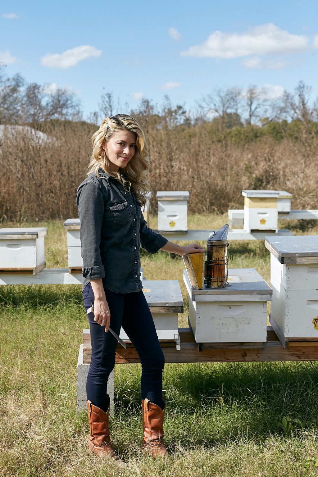 Erika Thompson, Queen Bee of Social Media's Beekeeping and Bee Removals ...